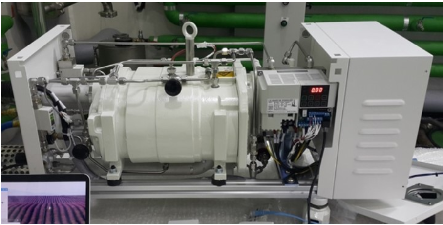 Solution Square : Dry Vacuum Pump with S100