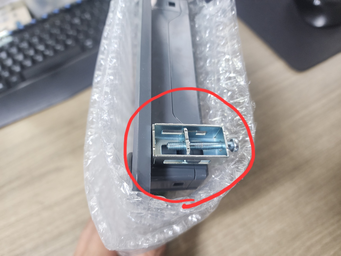 Solution Square : exp2-0500d hmi 브라켓