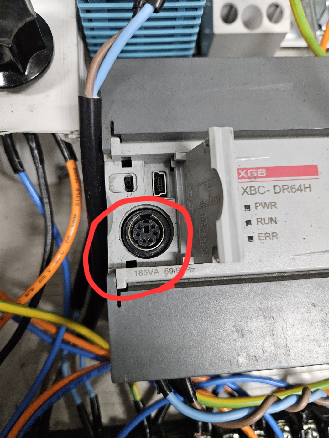 Solution Square : PLC 프로그램포트와 내장기능의 통신은 다른건가요?